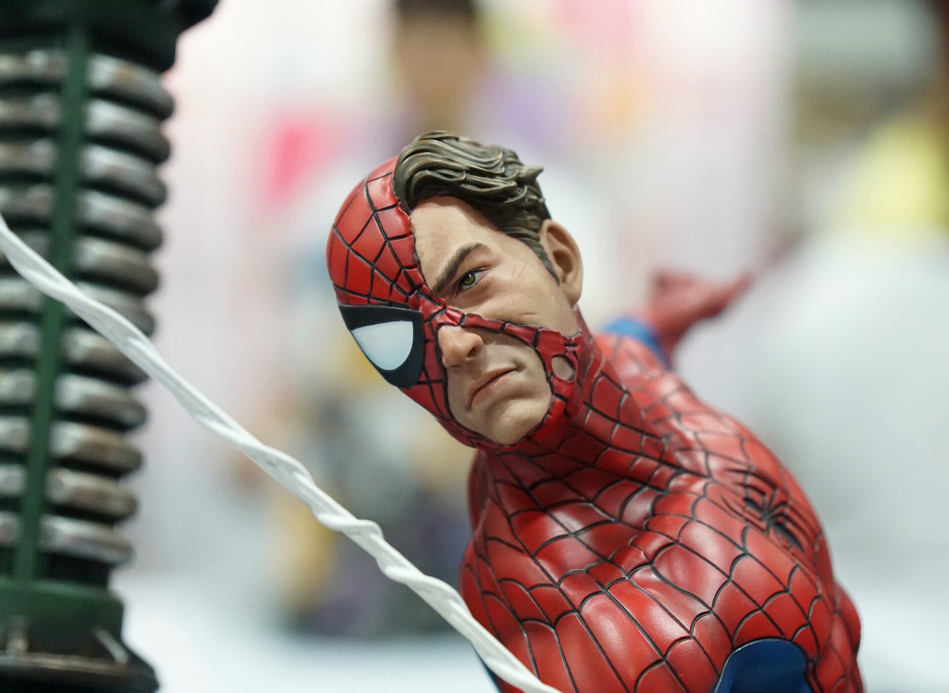 ArtStation - Spiderman 1/4 scale Battle damaged portrait, XM Studios