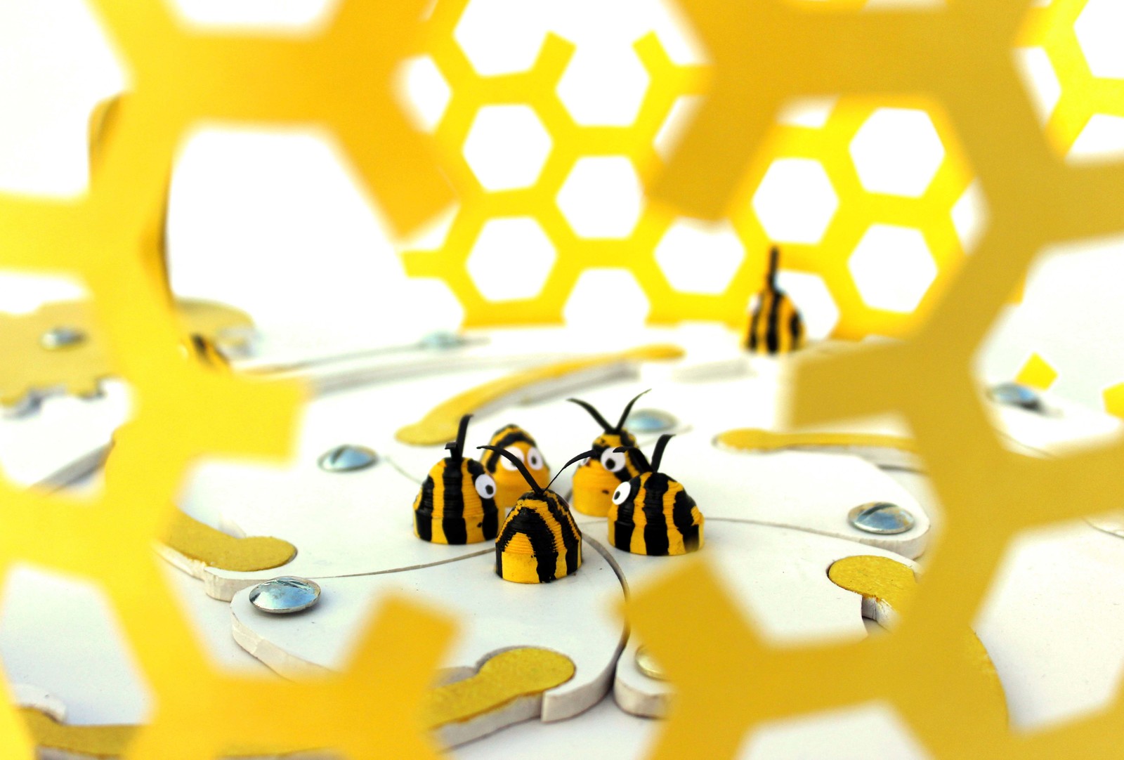 Ayushi Agrawal - Gear Lever Mechanism In Bee Hive