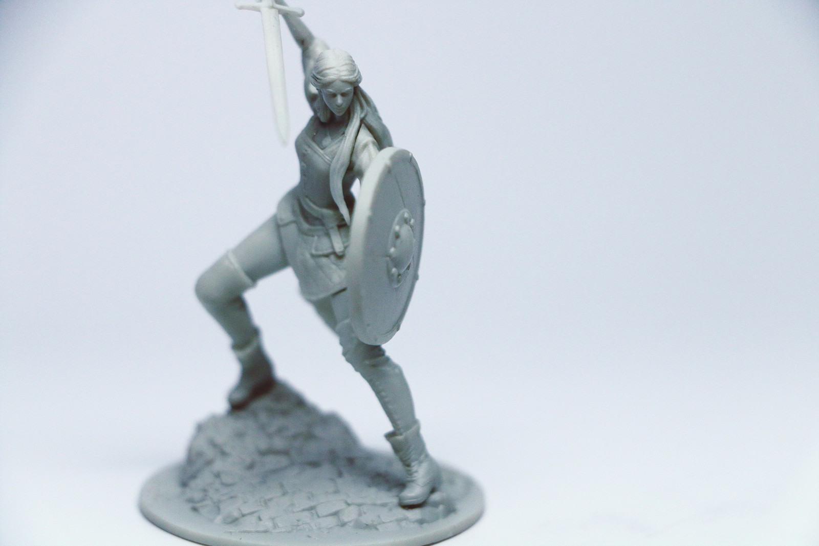 Layna Lazar - Eve The Shield Maiden: Miniature