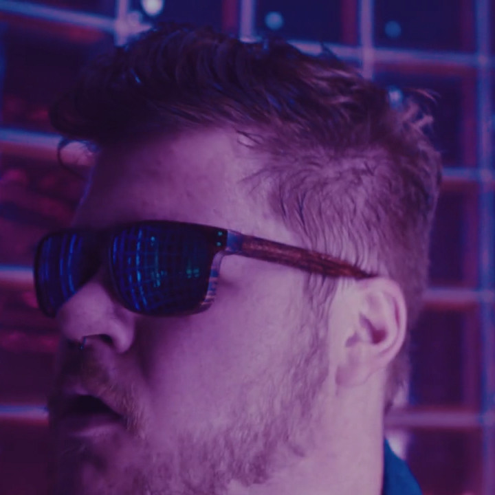 Cameron Paris - Neon Skeeno