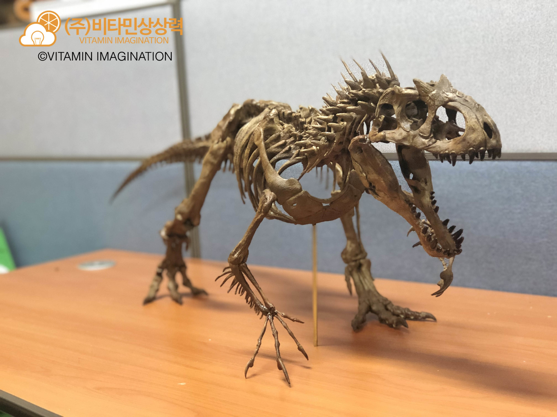 Vitamin Imagination - Indominus rex Skeleton 1:10 Scale