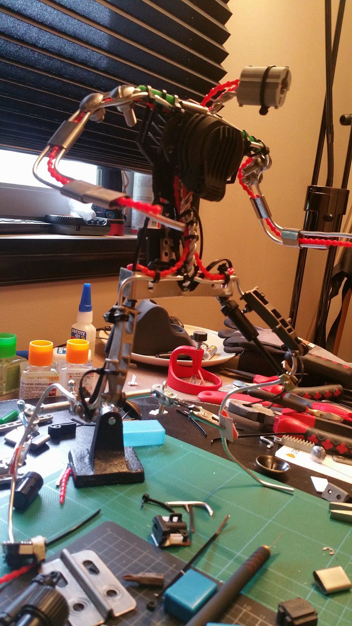 Kristoffer Kvamsdal - Mecha kitbash build