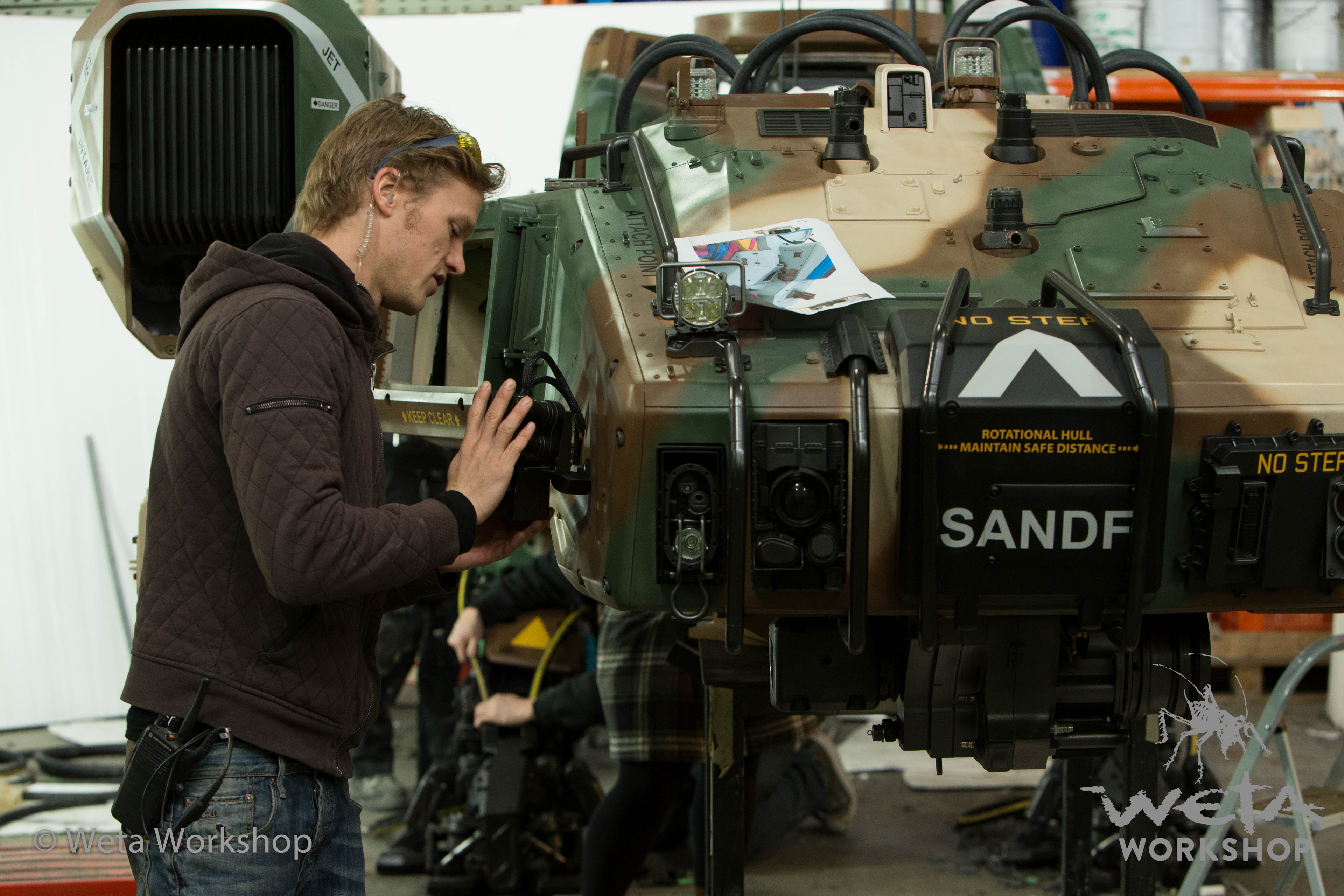 EDWARD DENTON - EDRED INDUSTRIES - CHAPPIE: THE MOOSE - Full Scale