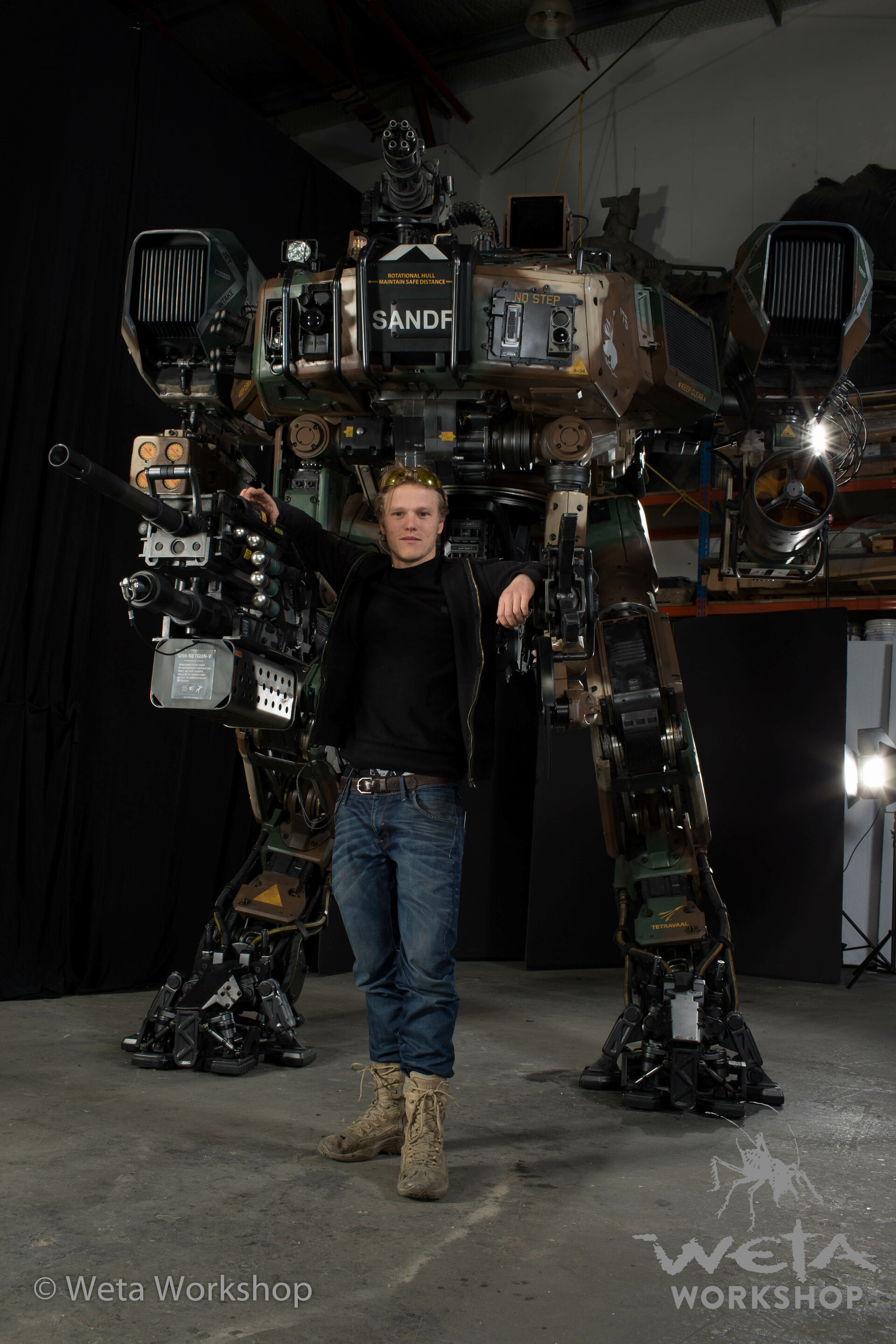 EDWARD DENTON - EDRED INDUSTRIES - CHAPPIE: THE MOOSE - Full Scale