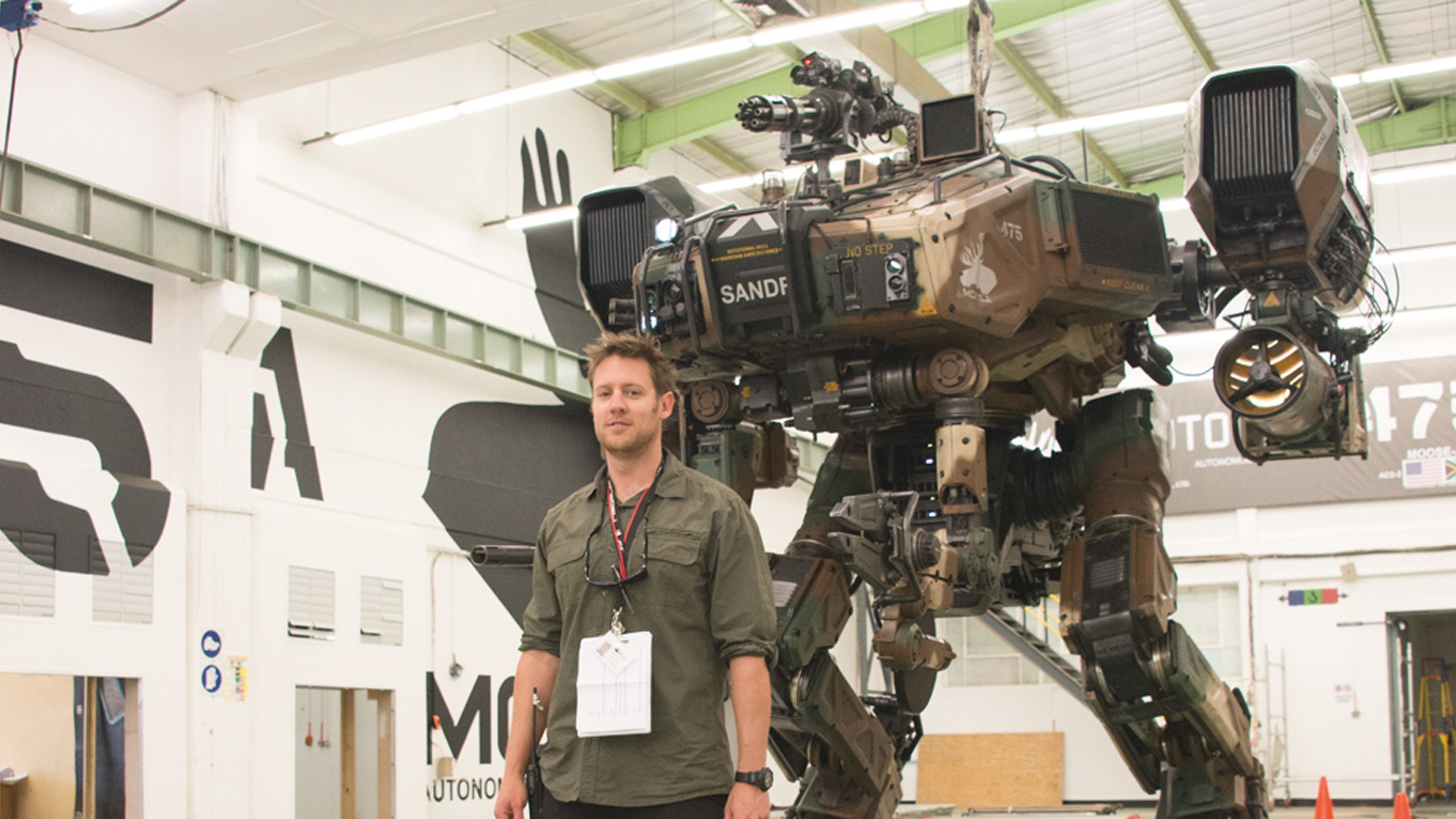 EDWARD DENTON - EDRED INDUSTRIES - CHAPPIE: THE MOOSE - Full Scale