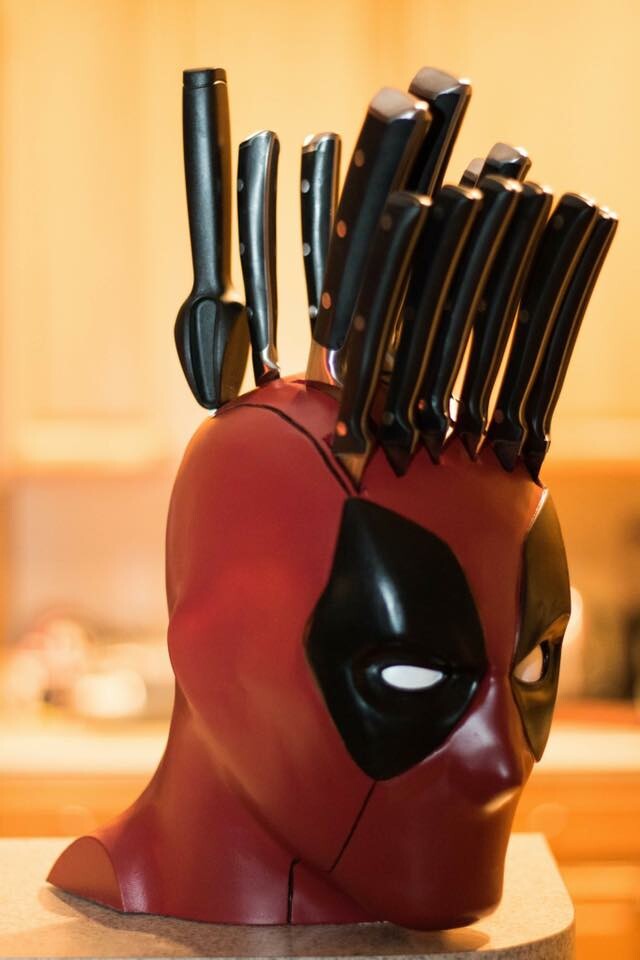 Andrew Russell - Deadpool knifeblock