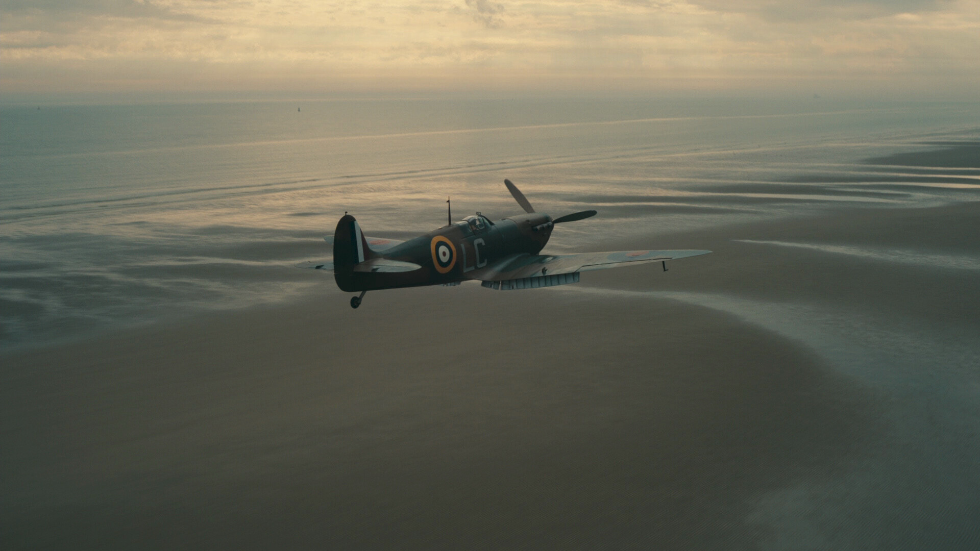 Dunkirk has such a beautiful cinematography and I wanted to practice a ...