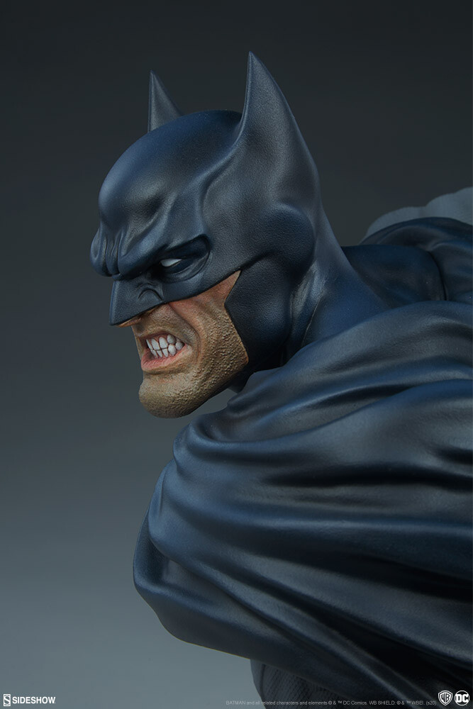 Daniel Bel - Batman Bust_Sideshow Collectibles