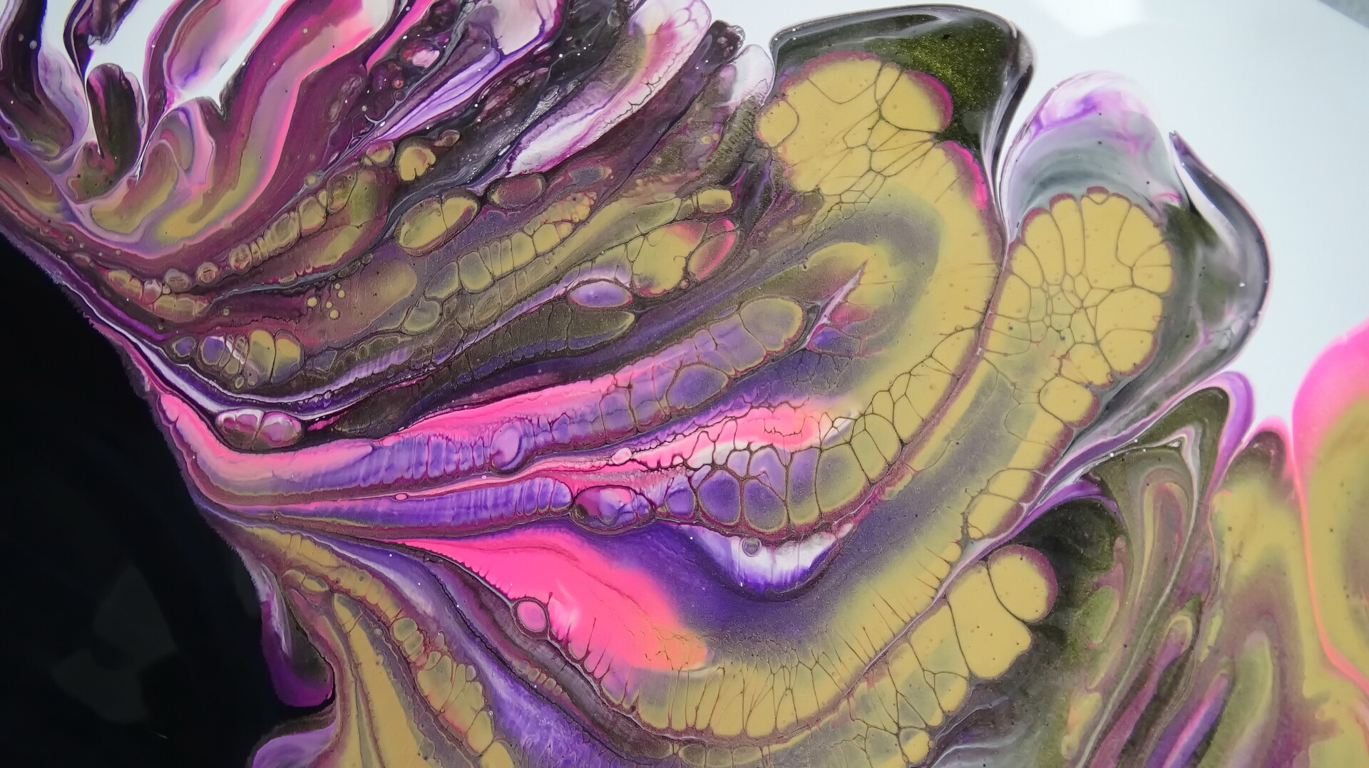 Fiona Art - Flower shaped OPEN CUP technique ~ Colour split acrylic ...