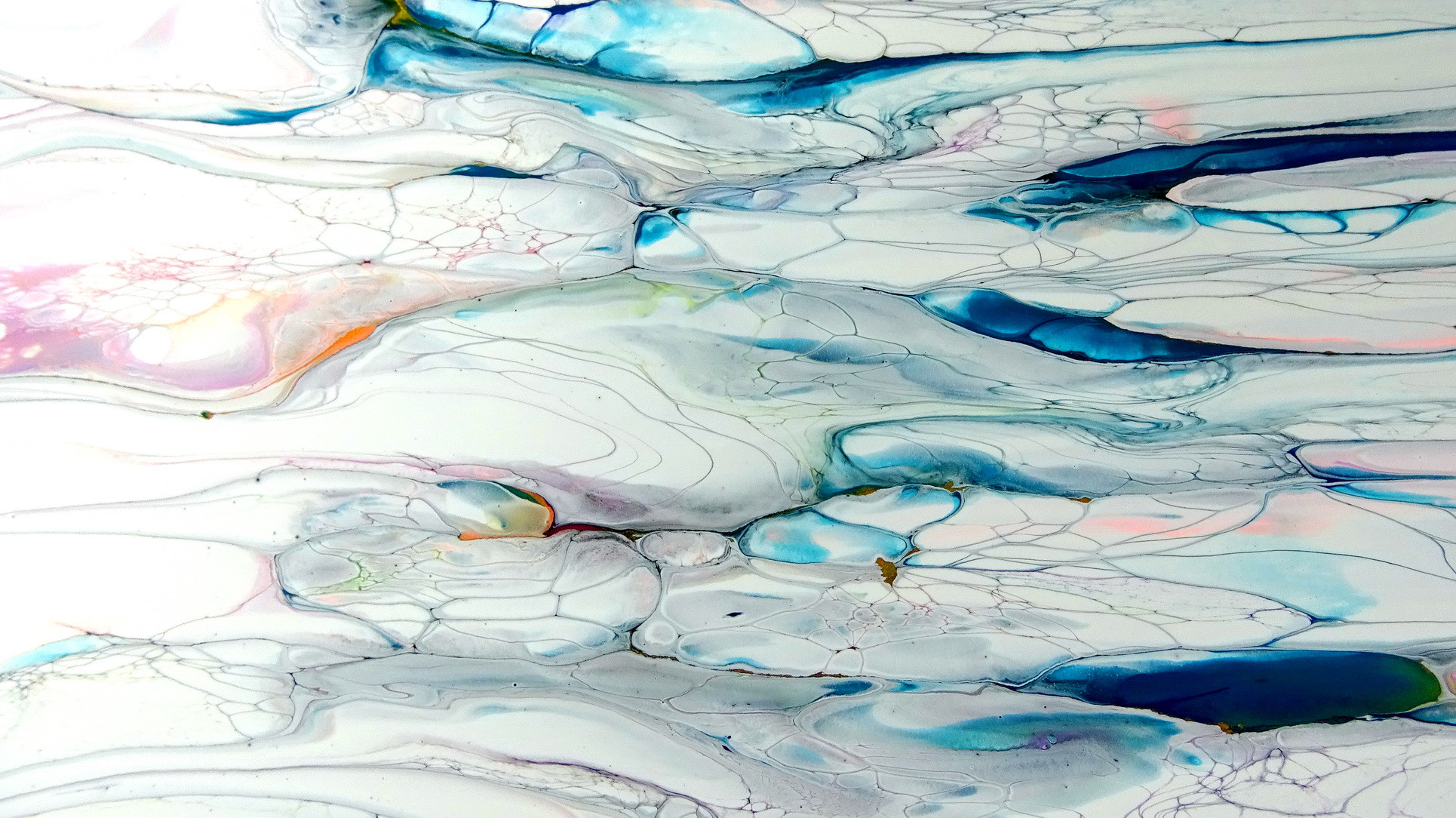 Just pour with Fiona - Delicate ~ Webbing effect ~ Acrylic pour ...