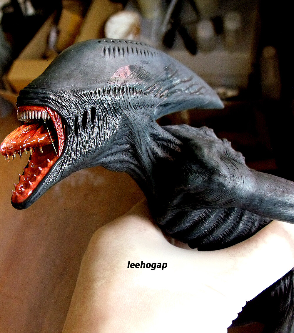 prometheus xenomorph statue
