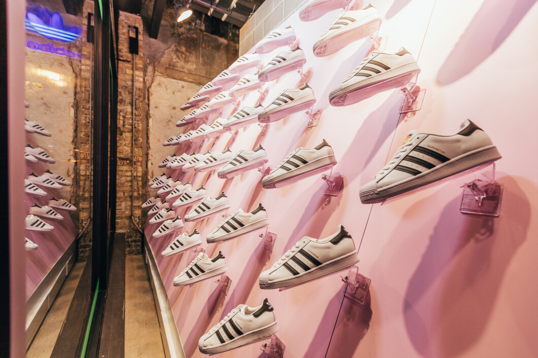 Random Hamilton - ADIDAS SUPERSTAR - Multiple location launch
