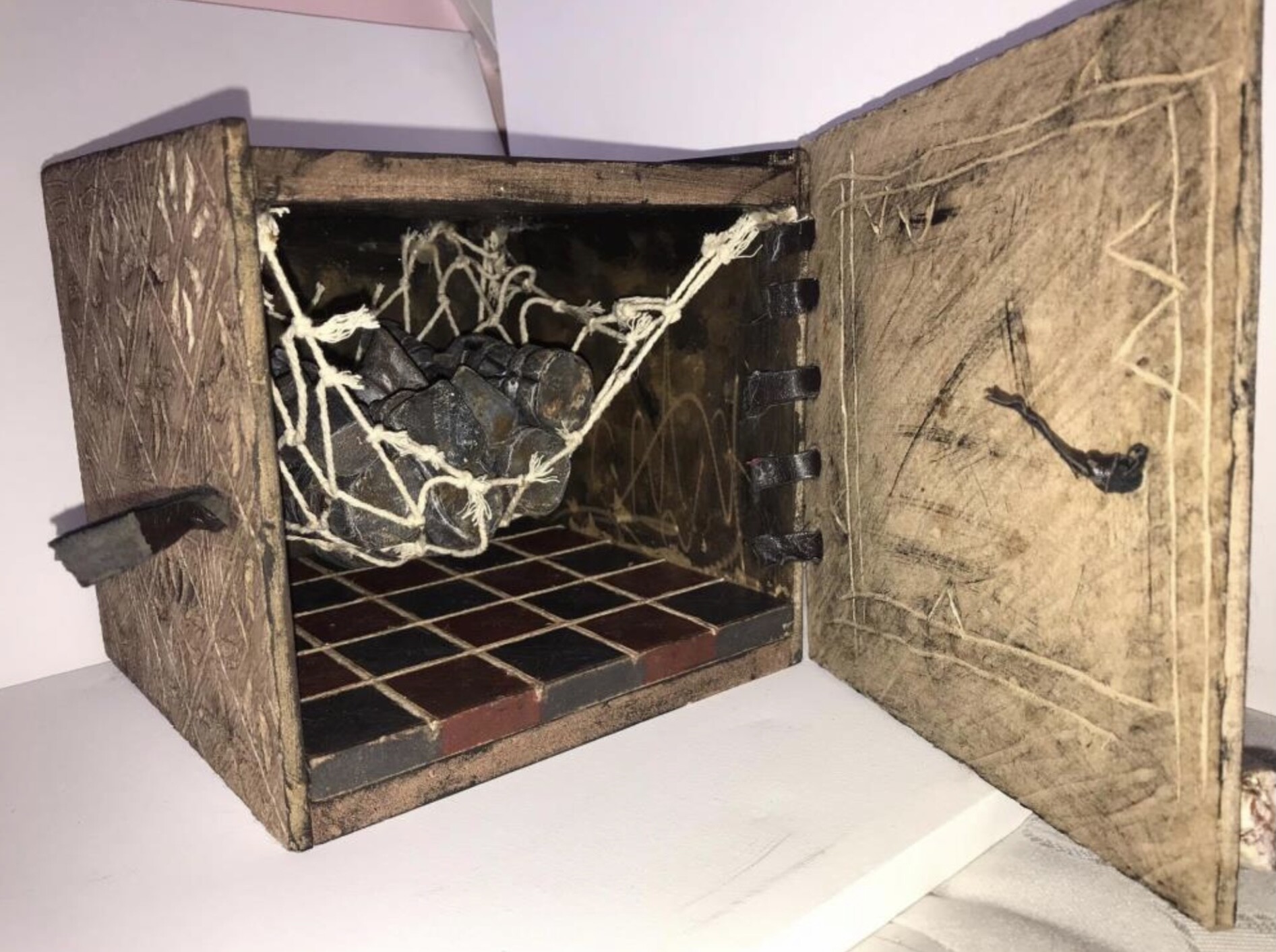 Annie - Polynesian Chess Set Design