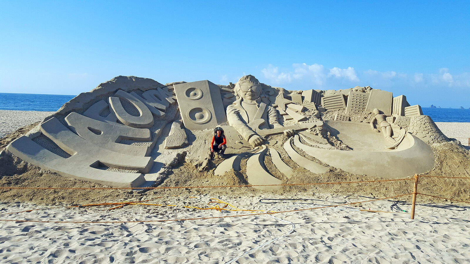 Sand Space - Passion Sand Sculpture