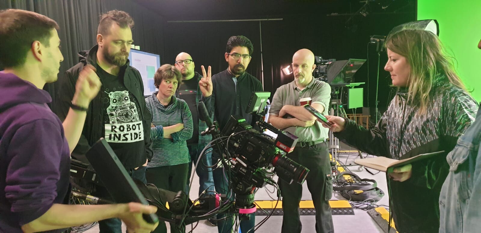 Cordula Hansen - Virtual Tea Party - VP Live Comp Demo