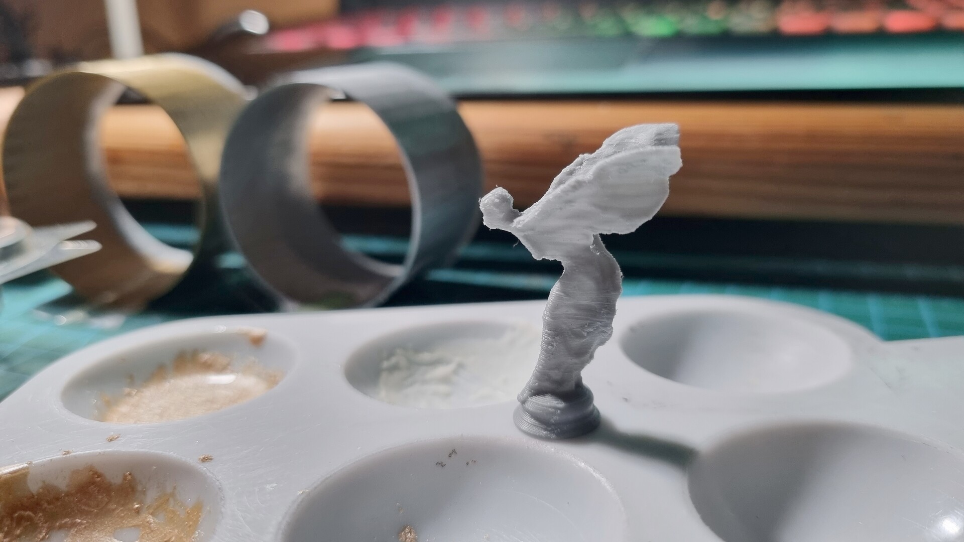 Robert Fodora - ROLLS ROYCE DESKTOP CLOCK PHANTOM modeling and painting exercise