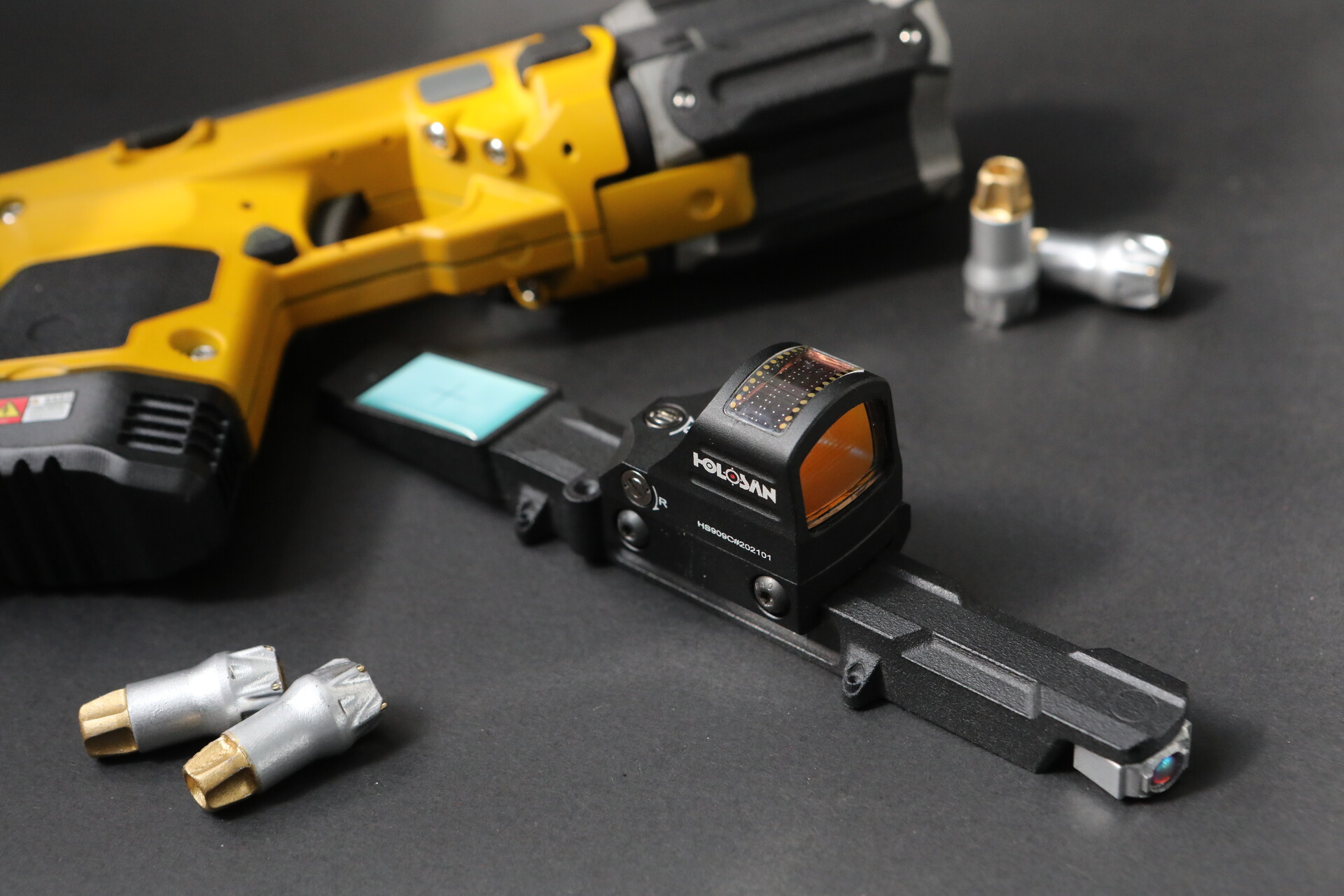 Jinyi Zhu - ZS-05 MEGREZ props