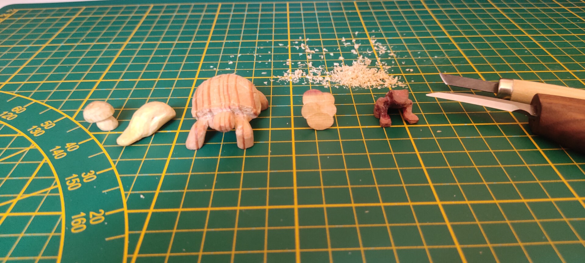 ArtStation - Small-scale wood sculptures - 2023/05/19