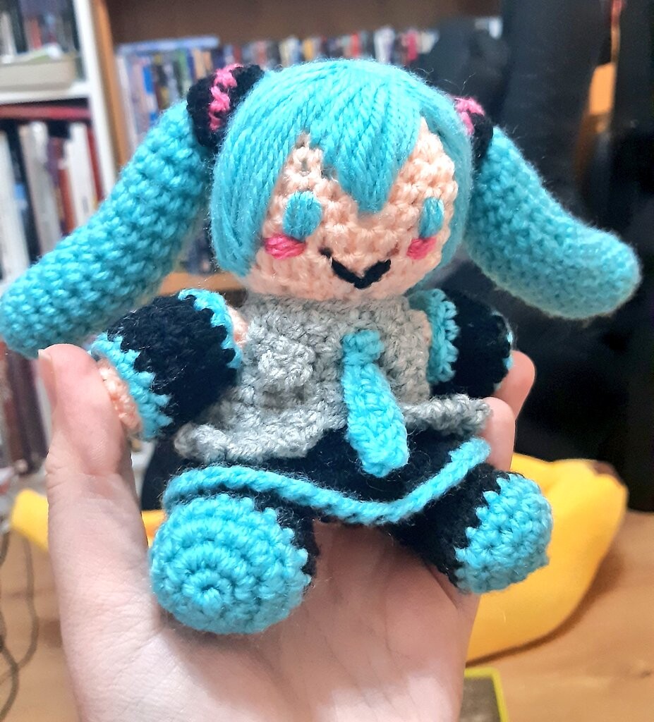 Chess Pearson - Crochet example - Miku