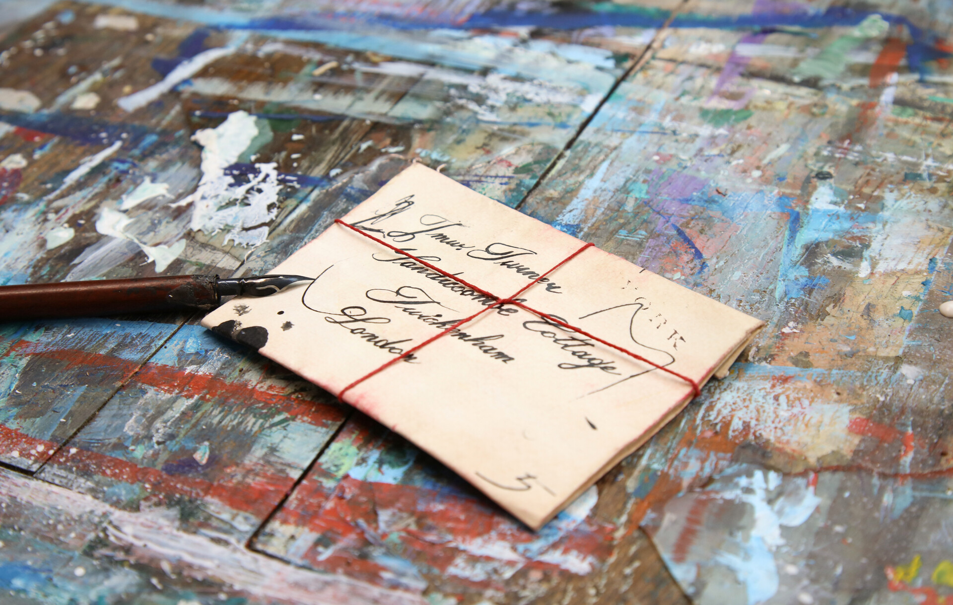 bszdsgn - FILM, TV Graphic Design