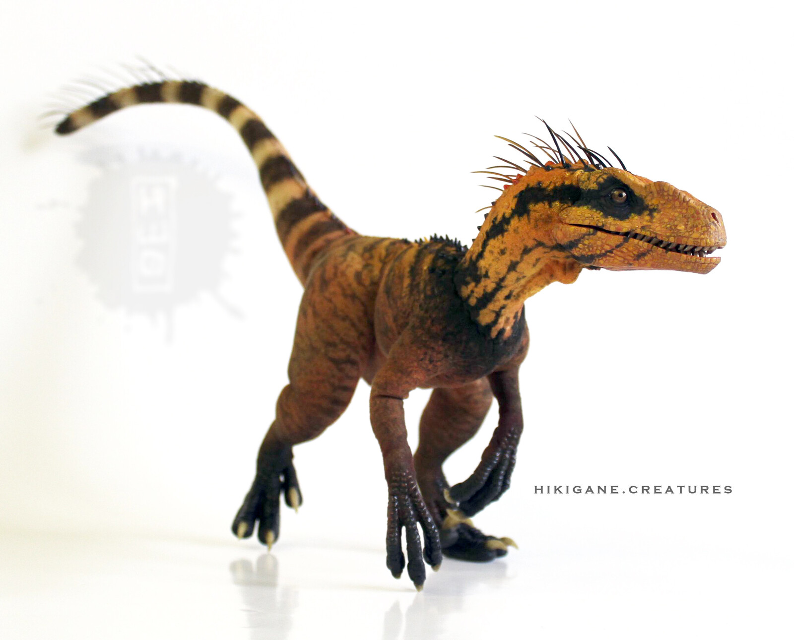 Boglarka Zilahi (hikigane.creatures) - Red Raptor art doll