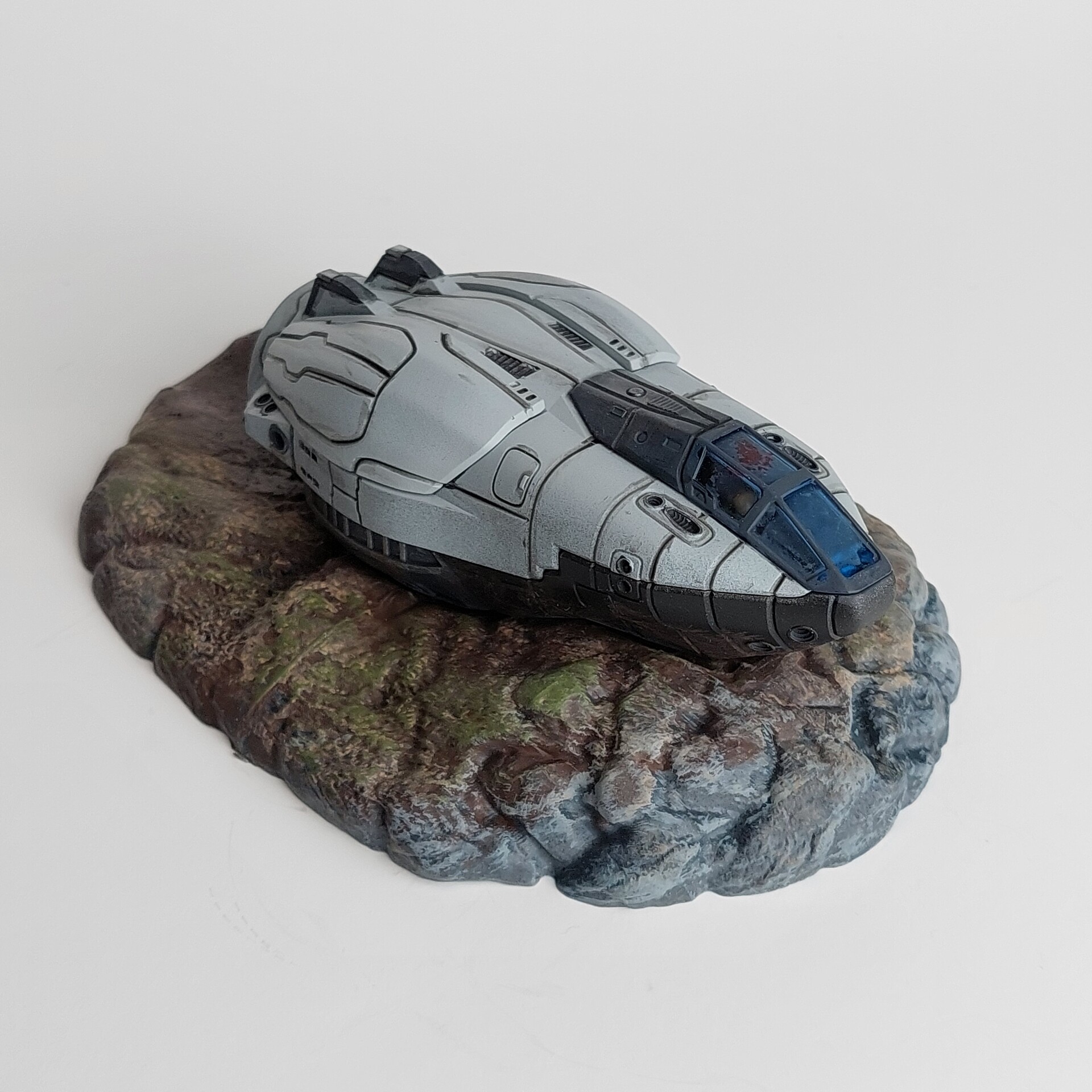 Vincent Colborn - Bumblebee Lifepod - Halo Miniature Fan Project