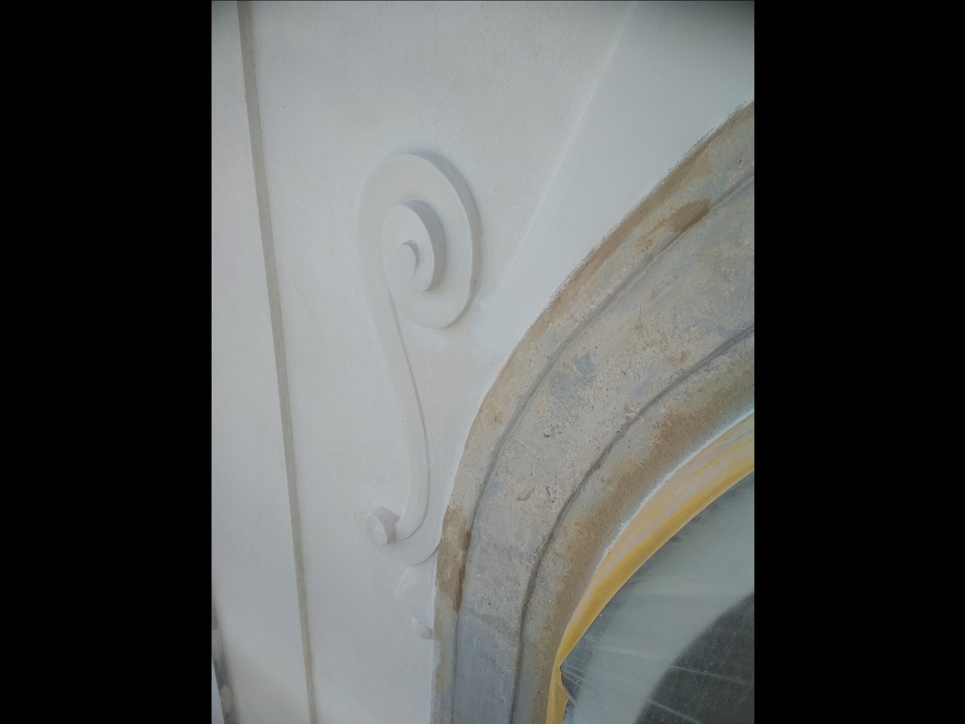 SculptureBook - Grasalkovičov (Presidents) palace dating back to 1760.