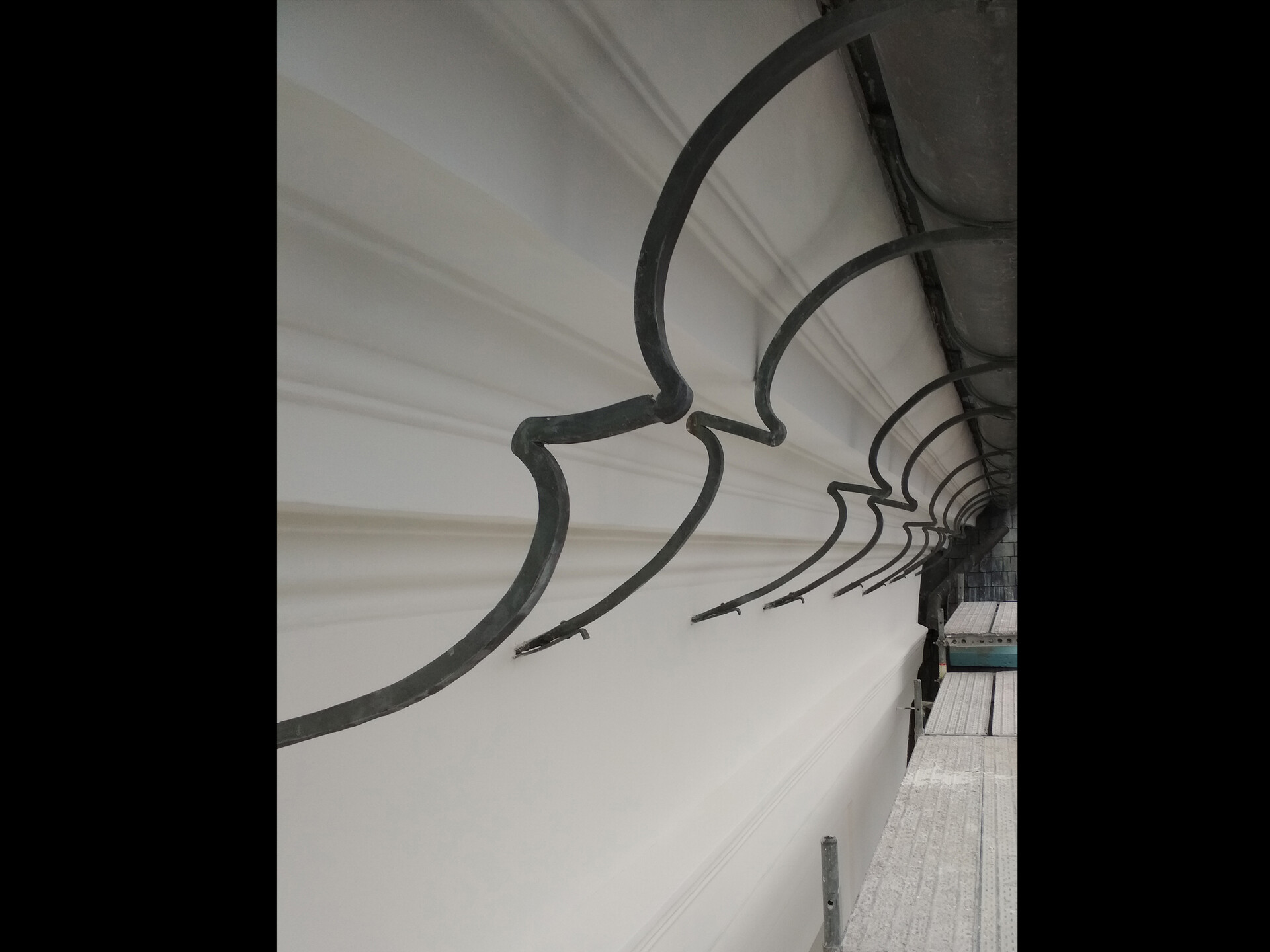 SculptureBook - Grasalkovičov (Presidents) palace dating back to 1760.