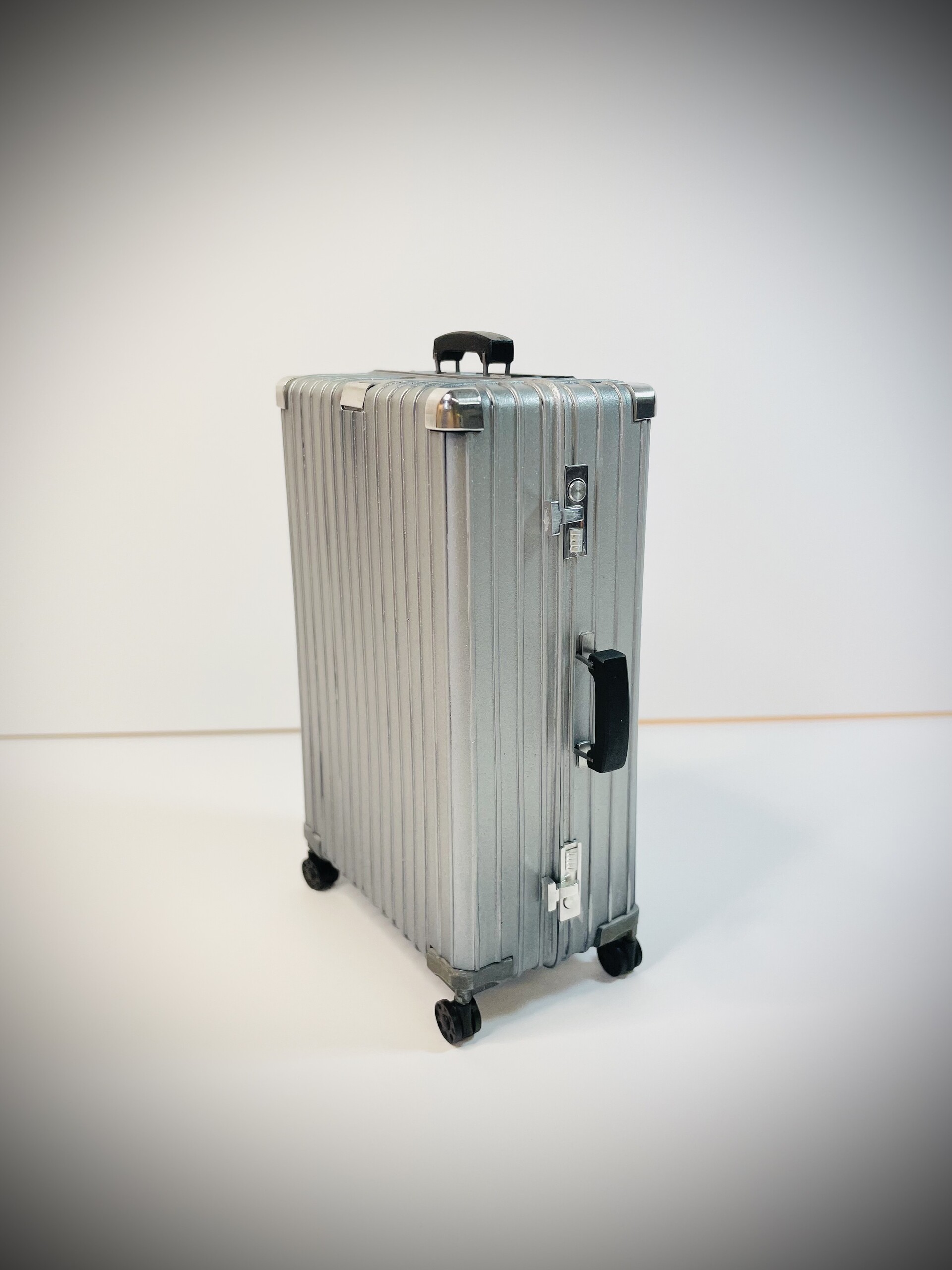 @alix_modelmaking - SUITCASE RIMOWA