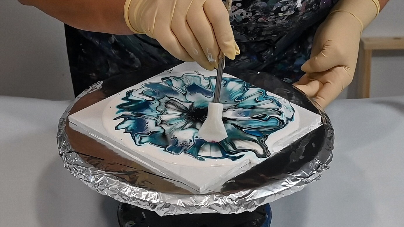 Fiona Art - 🌸 This Acrylic Pouring Technique Creates Stunning Flowers ...