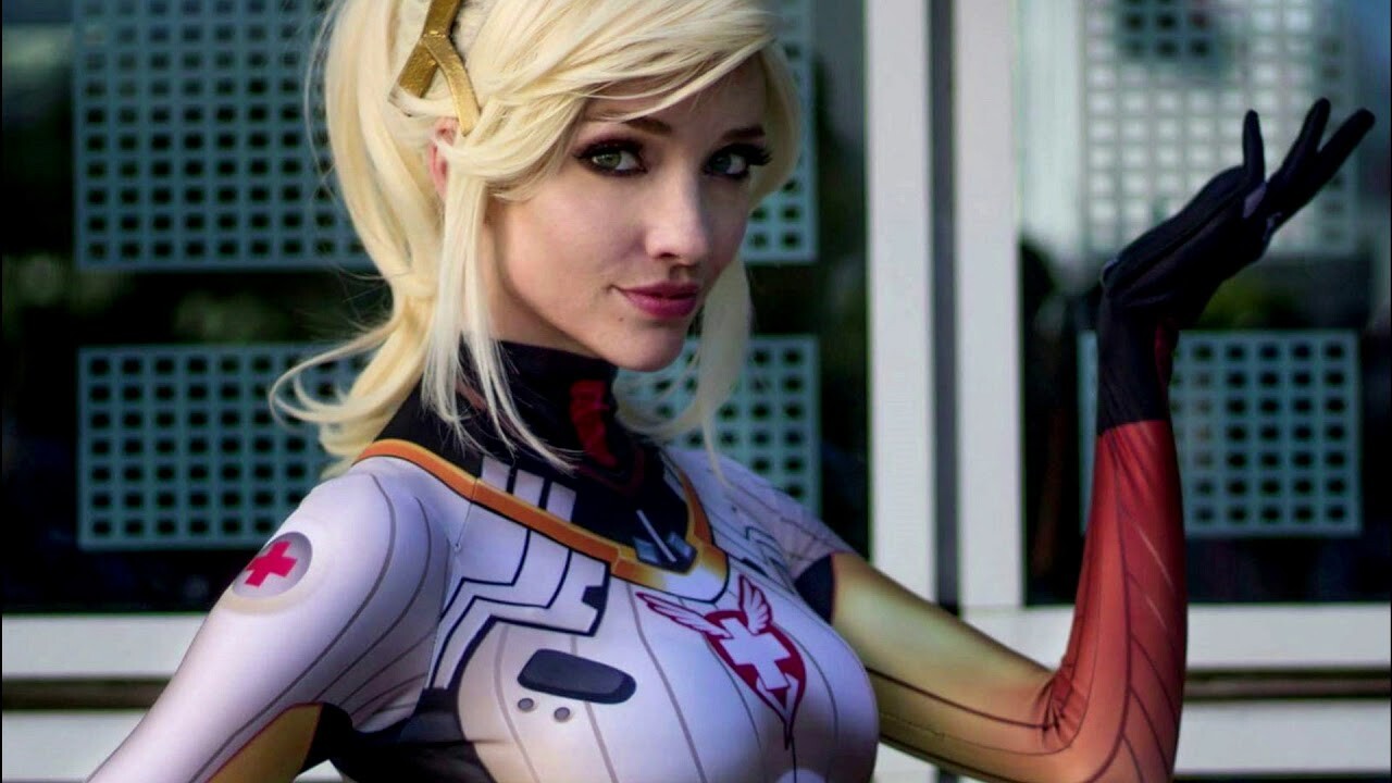 ArtStation - 21 x Beautiful Video Game Cosplay Girls Animated Video ...