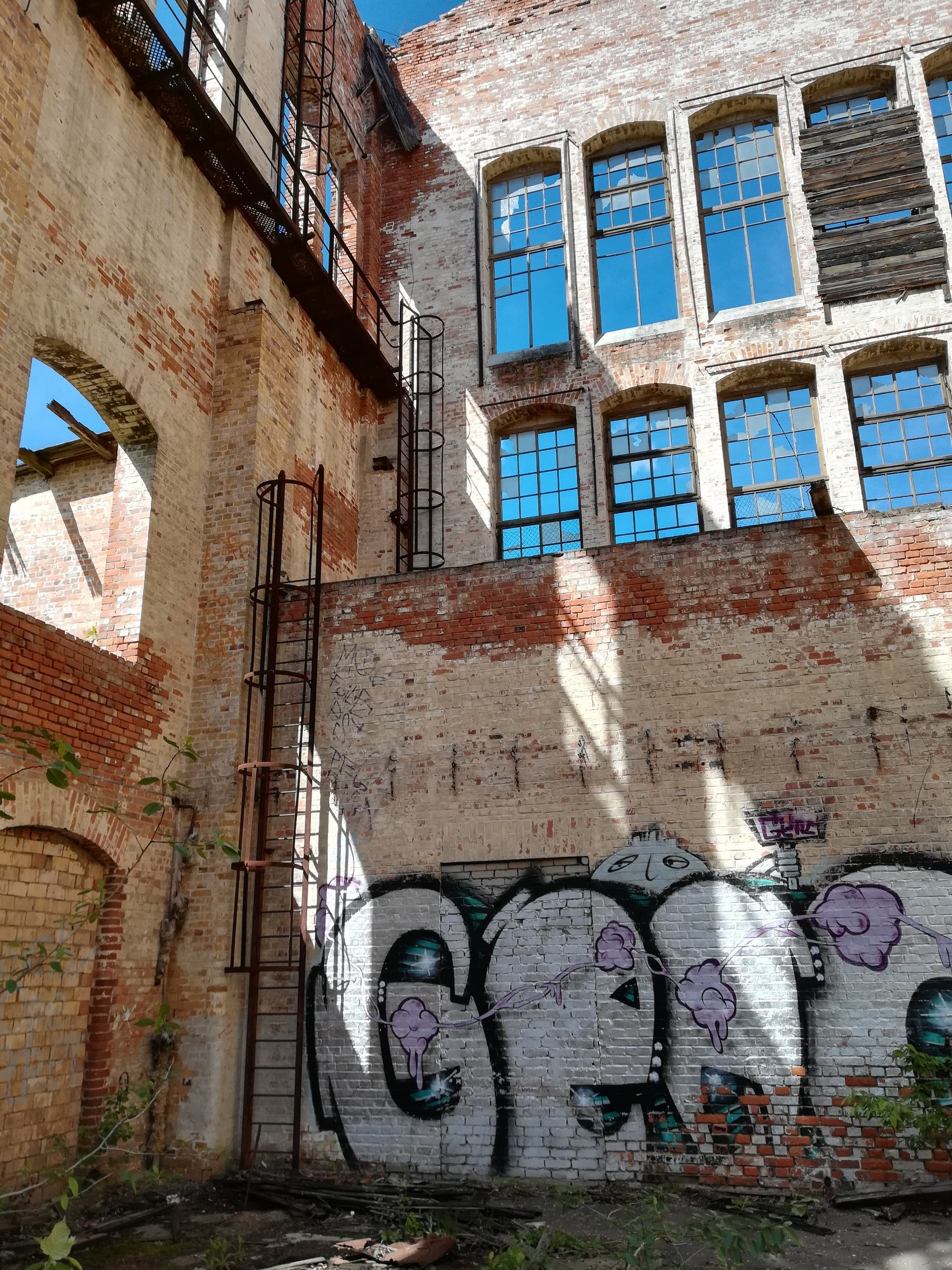 ArtStation - Abandoned Buildings & Factories - Reference Pack | Resources