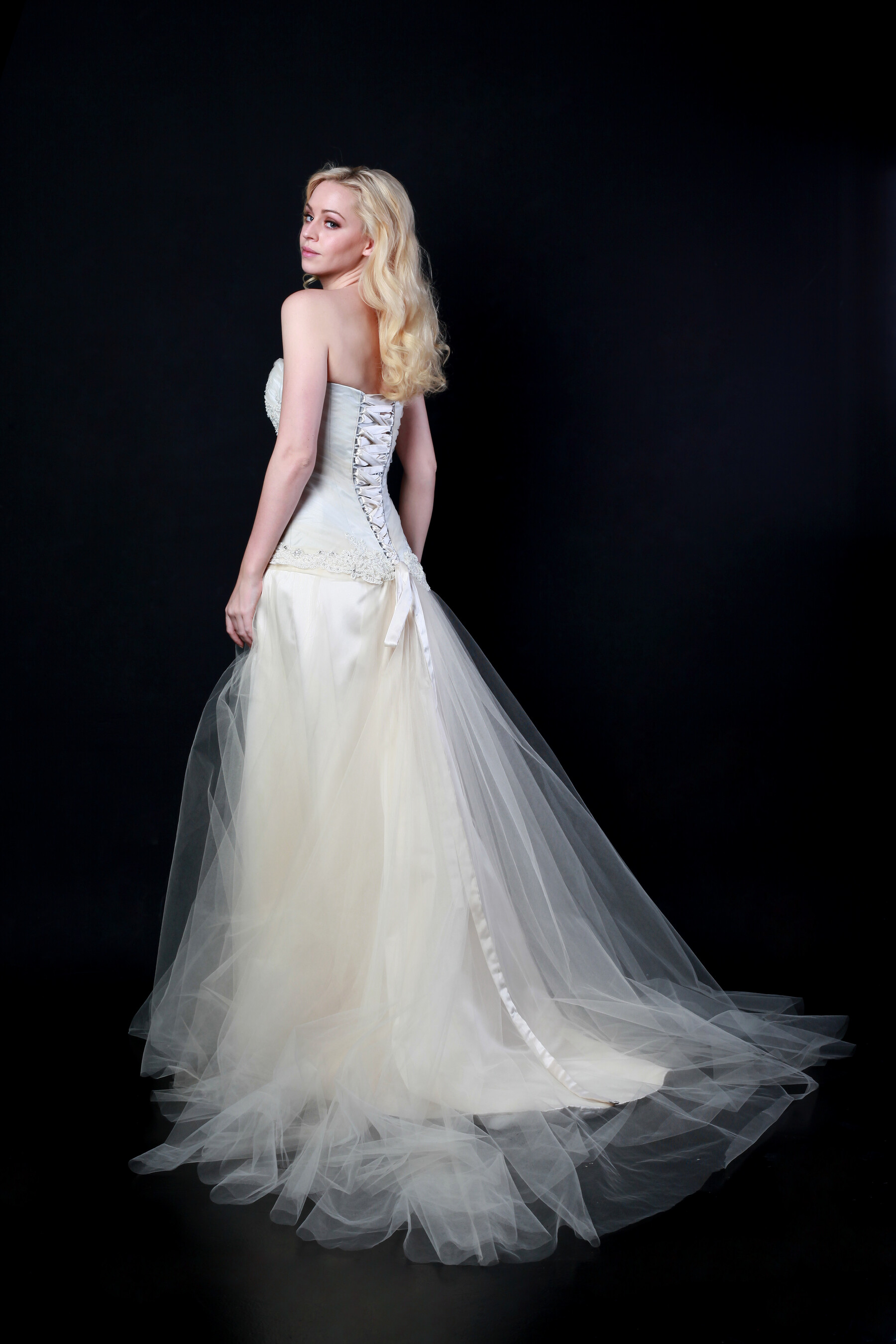 ArtStation - x125 Bridal gown poses - Reference pack | Resources