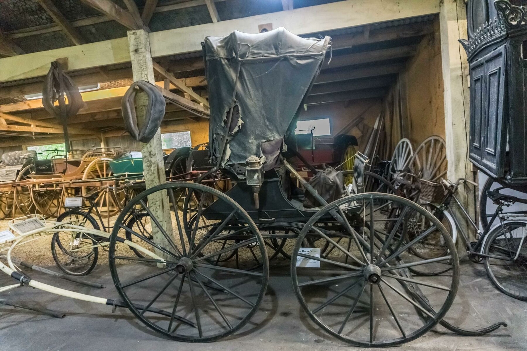 ArtStation - 233 photos of Victorian Horse Carriages | Resources
