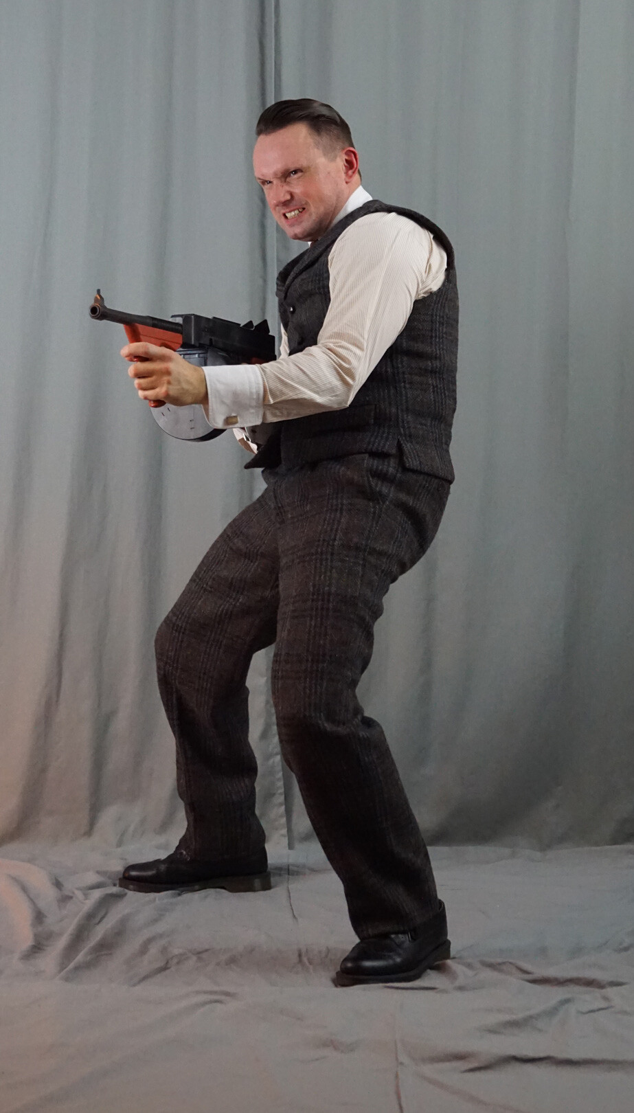 ArtStation - Mobster 840+ Reference pictures including 360° Turnarounds ...