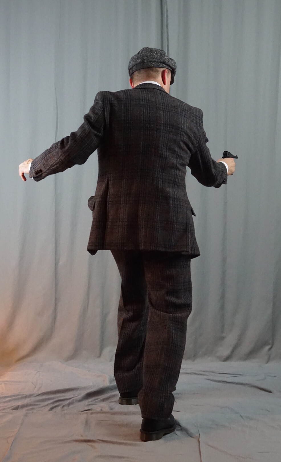 ArtStation - Mobster 840+ Reference pictures including 360° Turnarounds ...